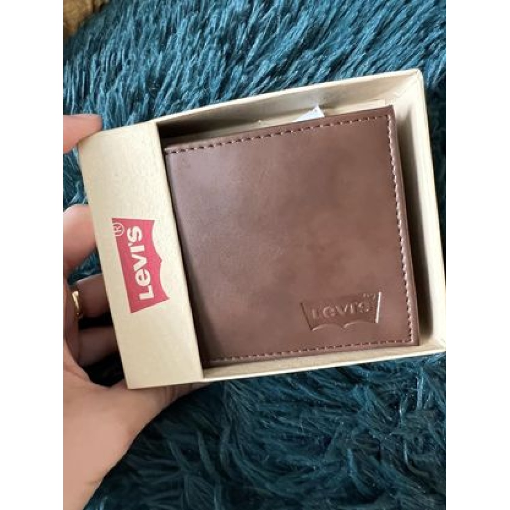 Levi’s men’s wallet/brown – Fashion HUB KSA